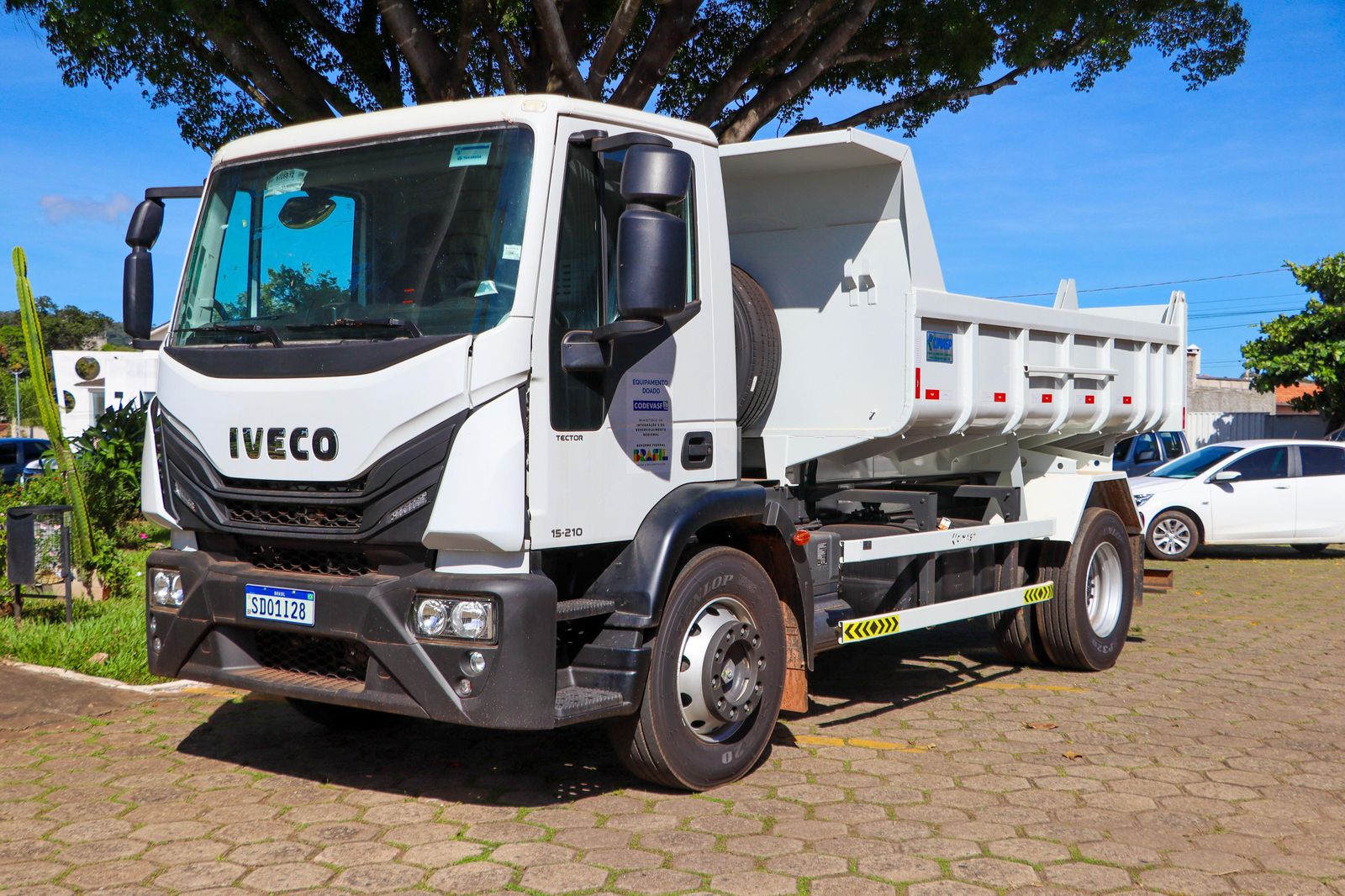 Caminhão Basculante – Iveco – Tector 24-280 - Portal Governo